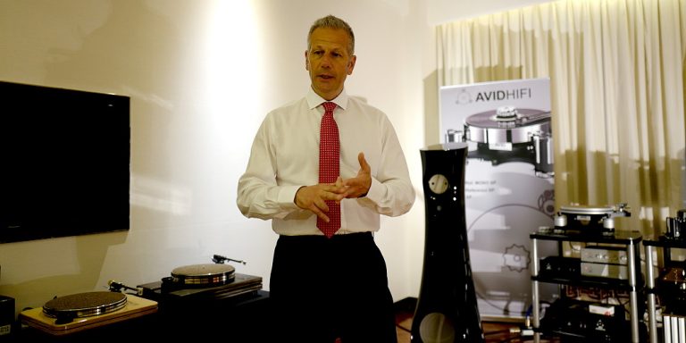 三部黑膠唱盤直接比較 – 專訪AVID總裁Conrad Mas – MY-HiEND