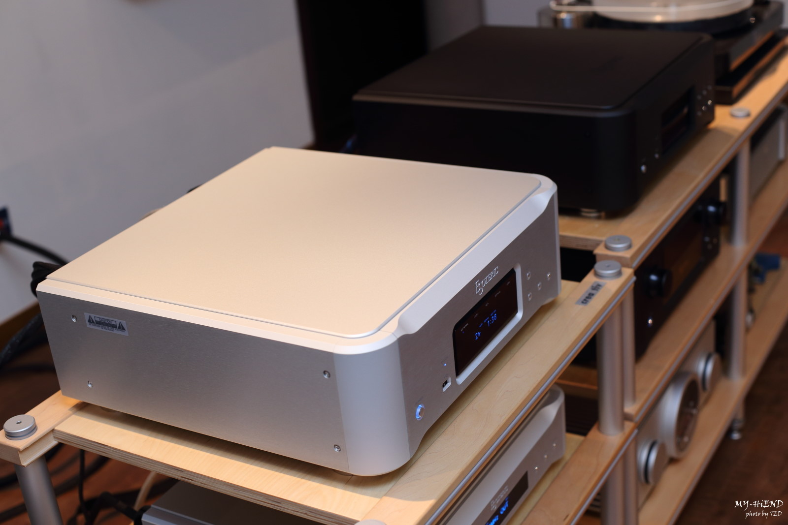 ESOTERIC N-01 網路串流播放機－旗艦規格重裝上陣 – MY-HiEND