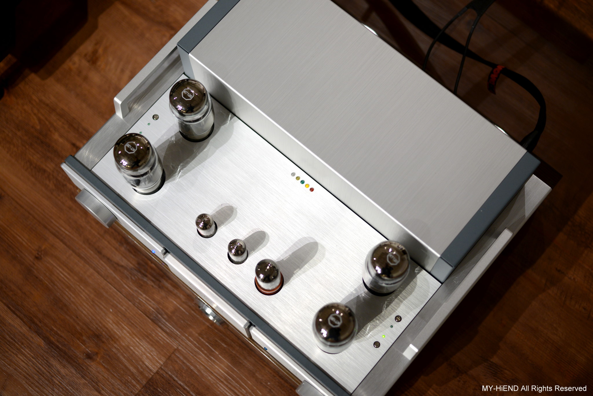 絕對的頂極性能展現: Octave HP 700 + MRE 220前後級 – MY-HiEND