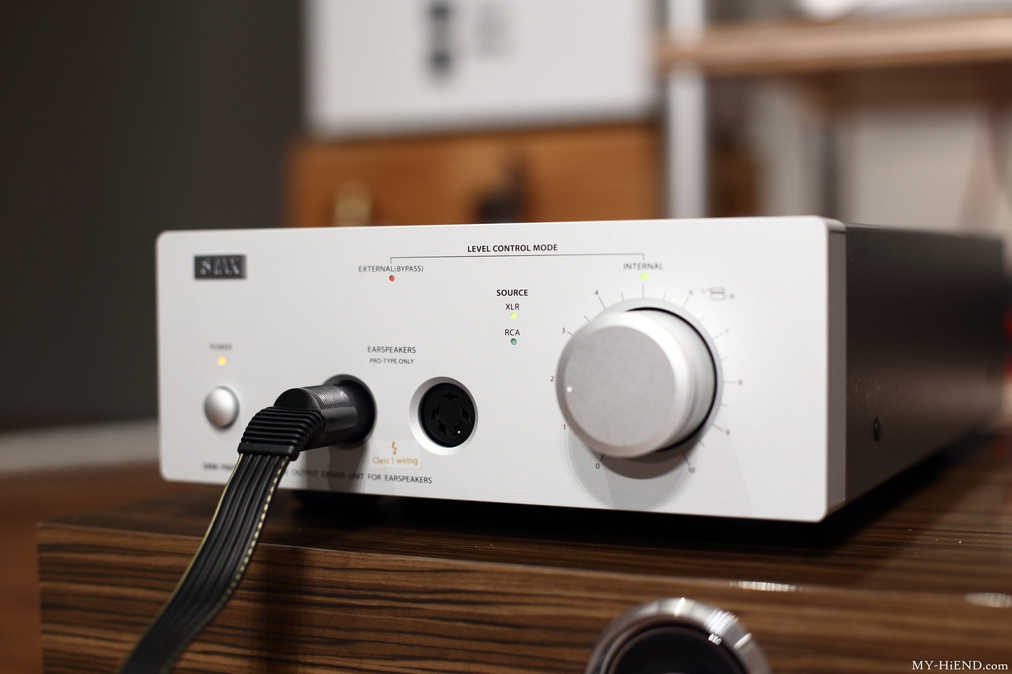 靜電耳機的標準配備: STAX SRM-700T真空管擴大機 – MY-HiEND