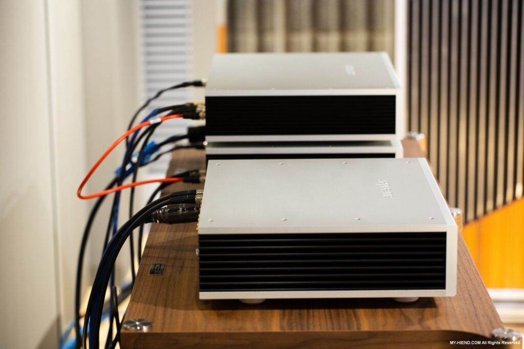 絕對精準，火速開箱: Aurender MC20 Master Clock參考級時鐘 – MY-HiEND