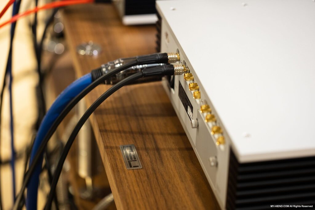 絕對精準，火速開箱: Aurender MC20 Master Clock參考級時鐘 – MY-HiEND