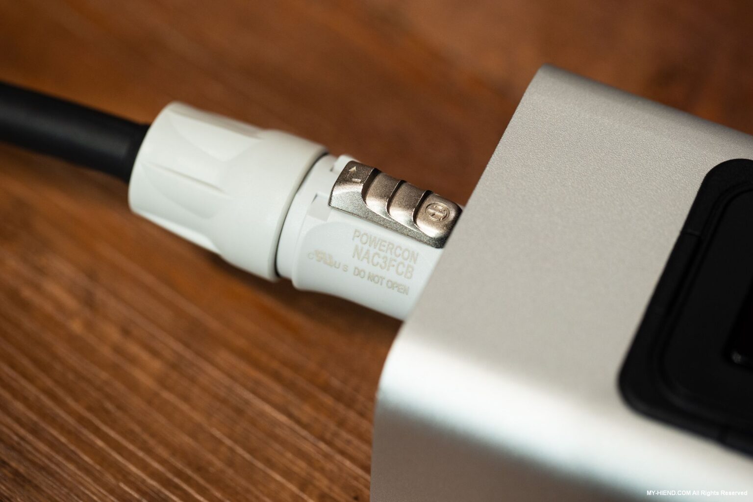 新一代技術全面提升: IsoTek V5 Gemini，Polaris電源淨化排插 – MY-HiEND