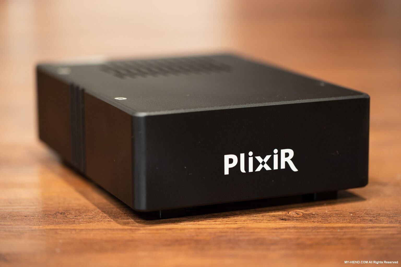 絕對不可忽視的關鍵細節: PLiXiR Elite BDC直流輸出全平衡式電源 – MY-HiEND