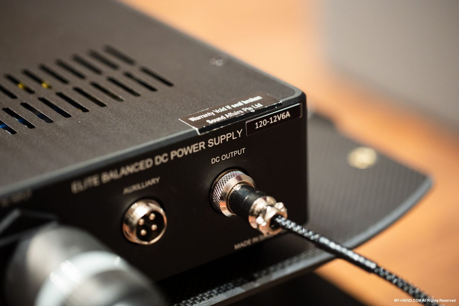 絕對不可忽視的關鍵細節: PLiXiR Elite BDC直流輸出全平衡式電源 – MY-HiEND
