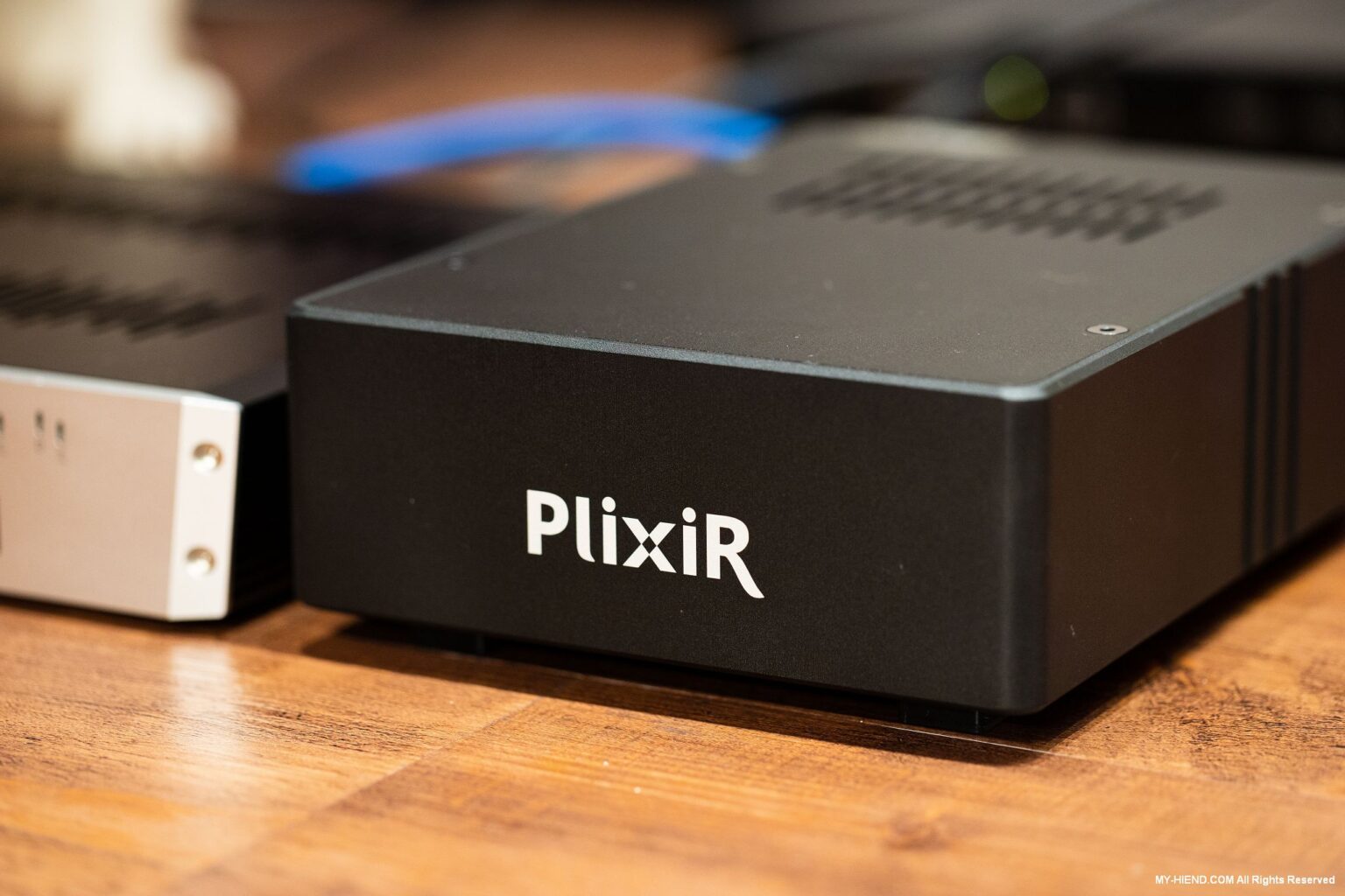 絕對不可忽視的關鍵細節: PLiXiR Elite BDC直流輸出全平衡式電源 – MY-HiEND