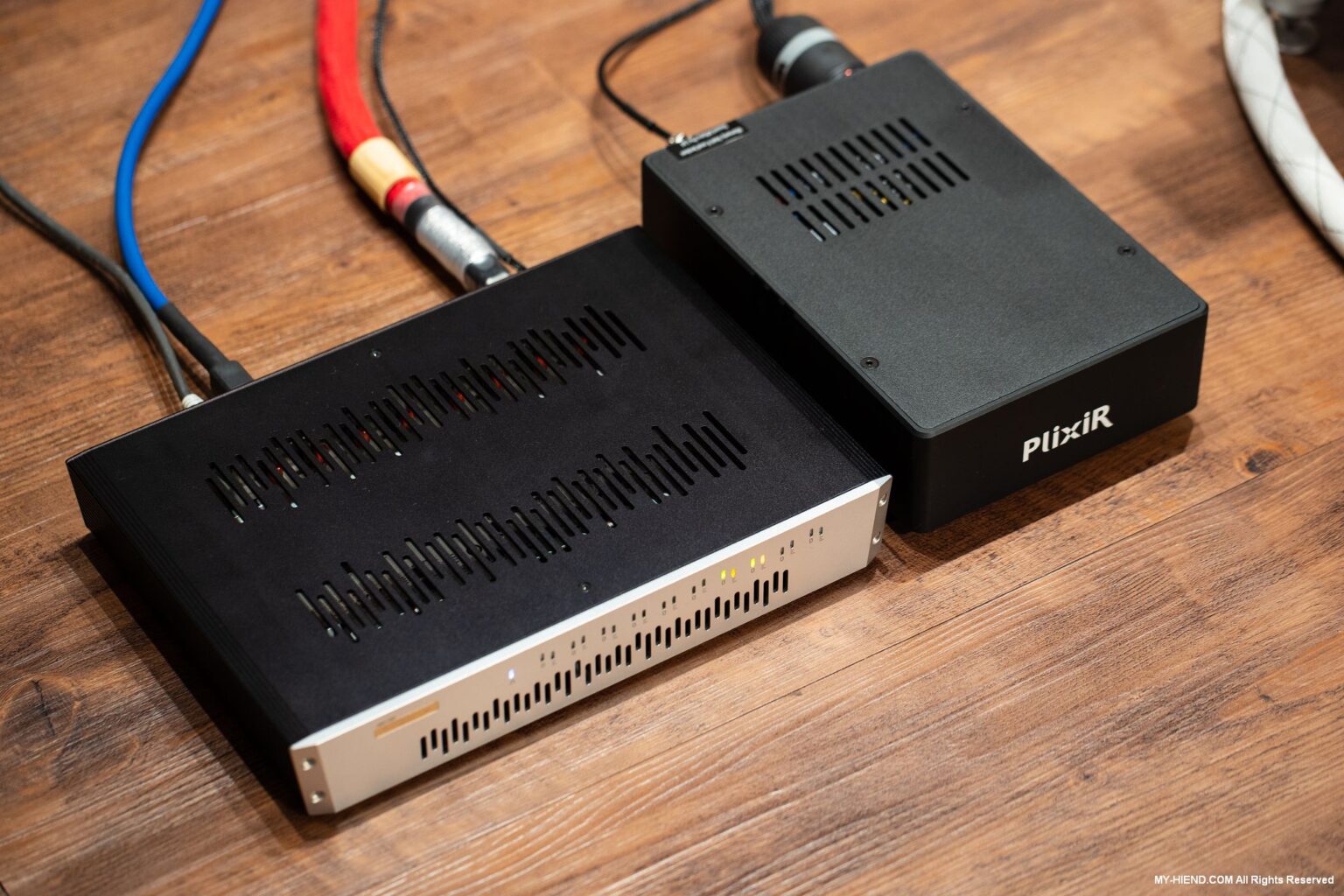 絕對不可忽視的關鍵細節: PLiXiR Elite BDC直流輸出全平衡式電源 – MY-HiEND