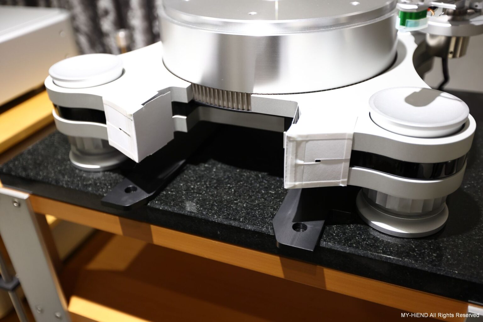 窺見自然精緻之聲: Esoteric Grandioso T1頂級黑膠唱盤 – MY-HiEND