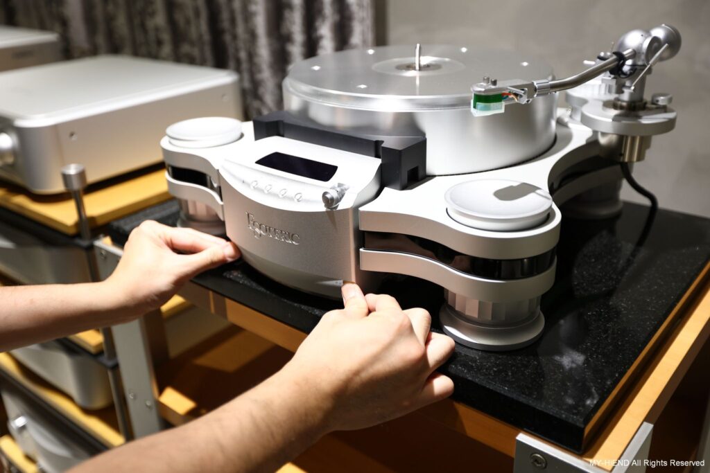 窺見自然精緻之聲: Esoteric Grandioso T1頂級黑膠唱盤 – MY-HiEND