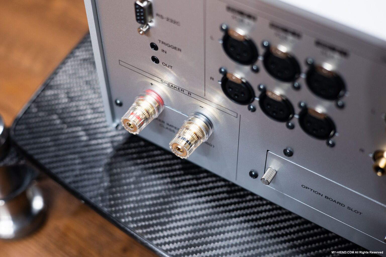 “X”元素加持，觸動心靈的情感悸動: Esoteric F-01純A類擴大機 – MY-HiEND