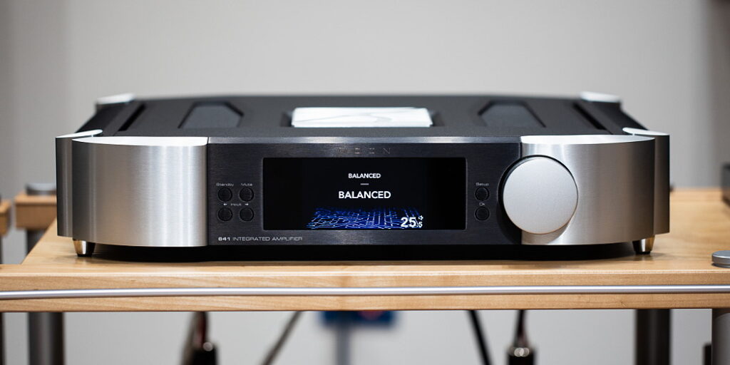 MOON BY SIMAUDIO – MY-HiEND