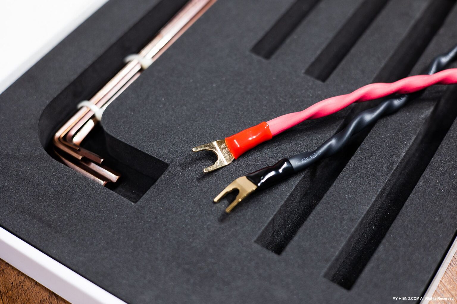 靈動活生，喇叭消失於空間之中: PS Audio Aspen FR10落地喇叭 – MY-HiEND