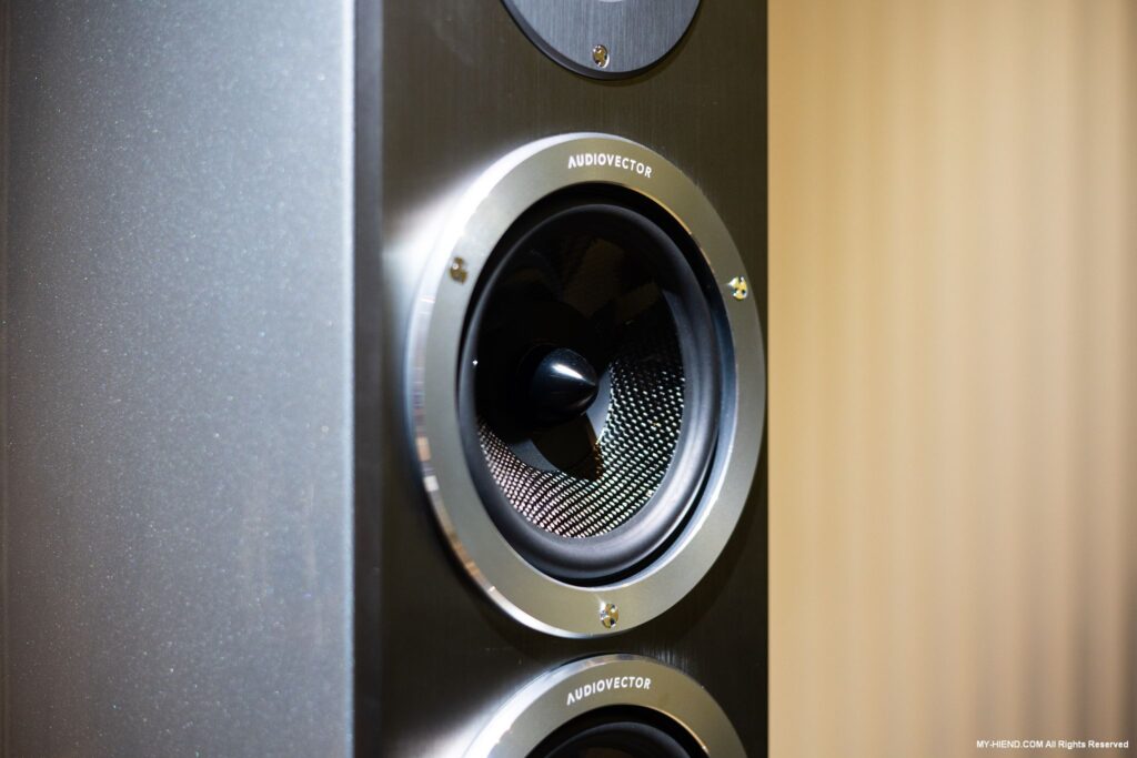 飽滿的音色，生動充滿細節: Audiovector R 8 Arreté落地喇叭 – MY-HiEND